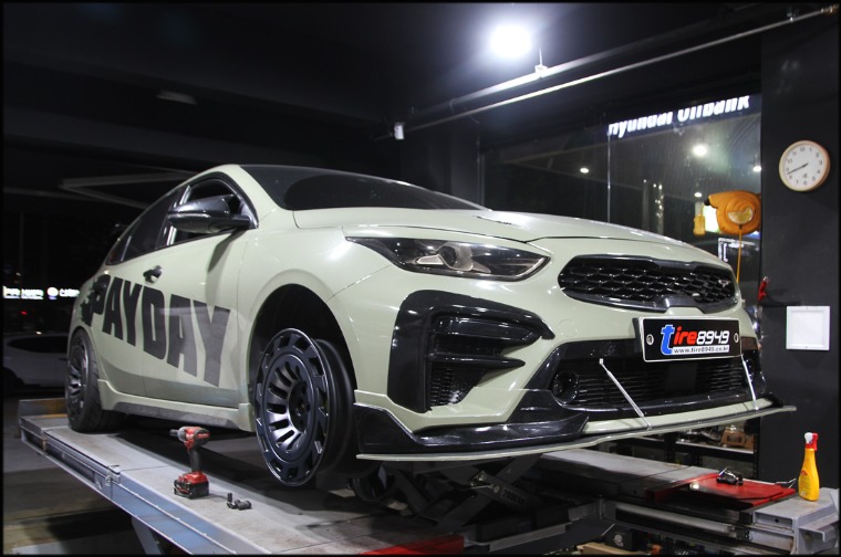 [K3GT] 휠튜닝 라디8 T12 다크미스트 18인치